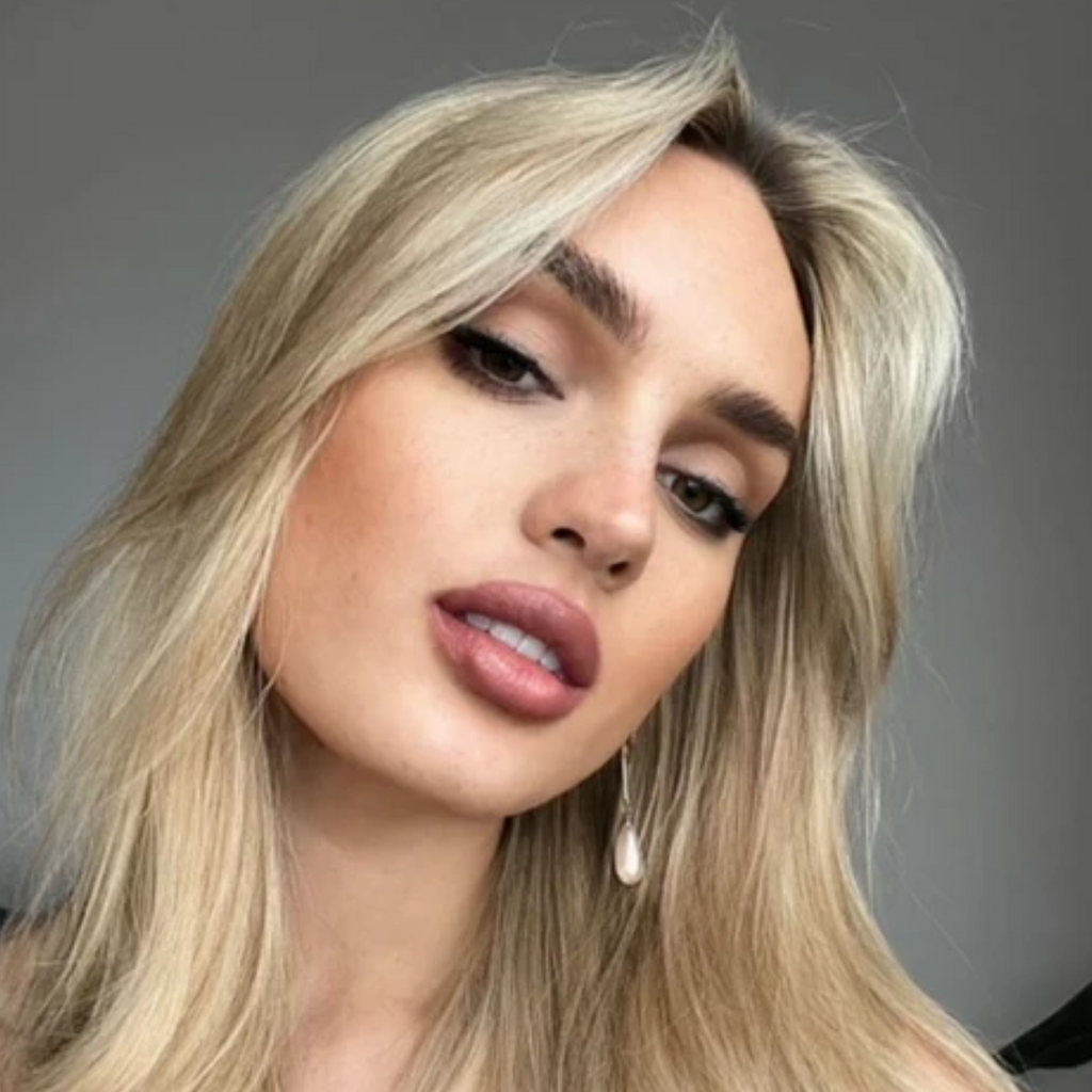 SUZY. Lipstick - Miss Tanielle – Hair Art and Beauty